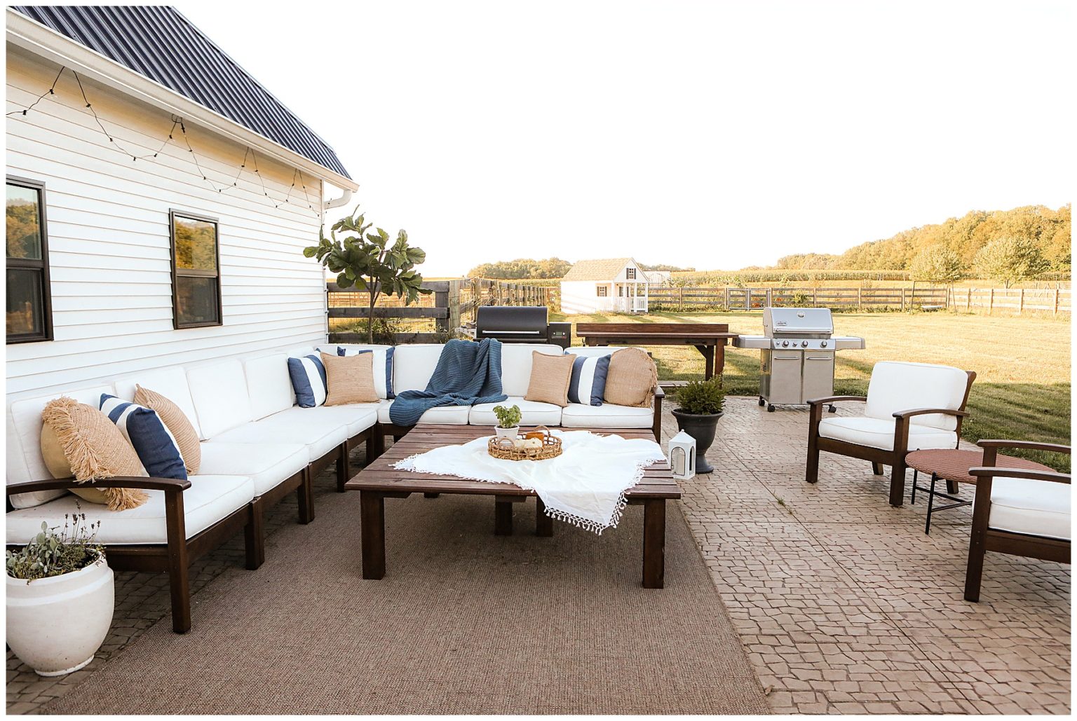 How to make a DIY outdoor coffee table - Sugar Maple Farmhouse